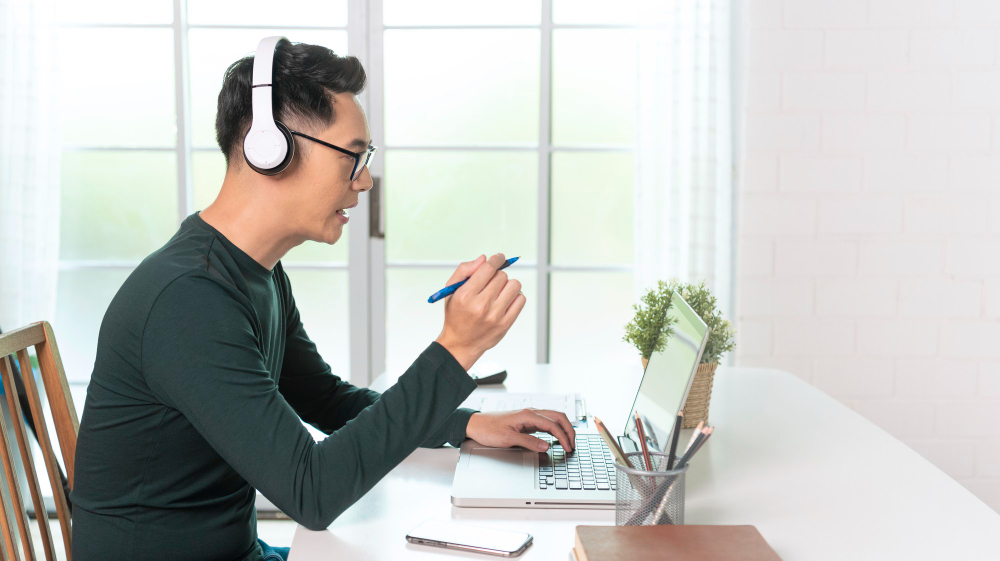 Simplify Your Workflow with Yealink Headsets - Yealink Headsets